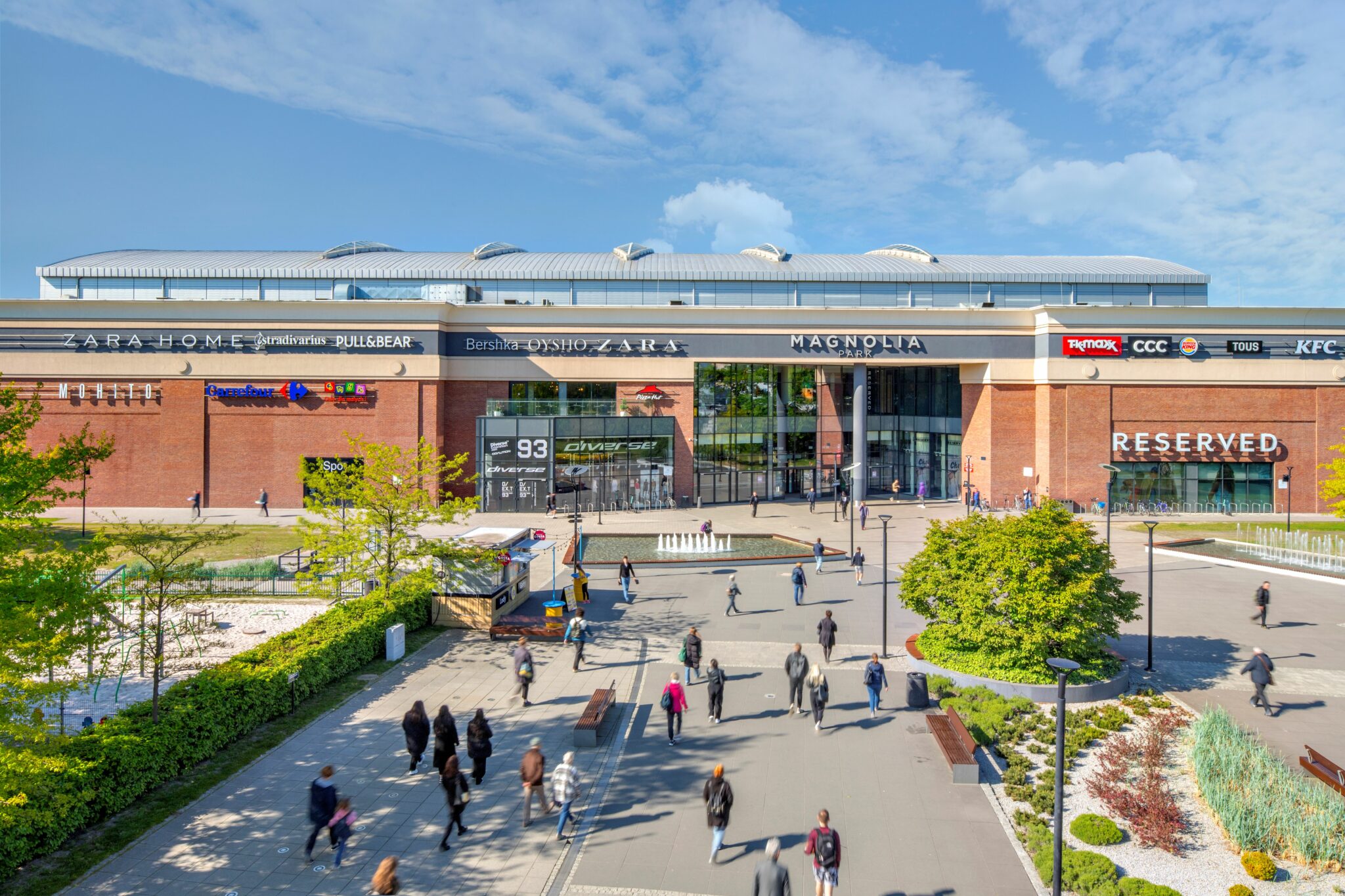 Physical Retail Dominates, with Major Brands Rapidly Expanding in ...